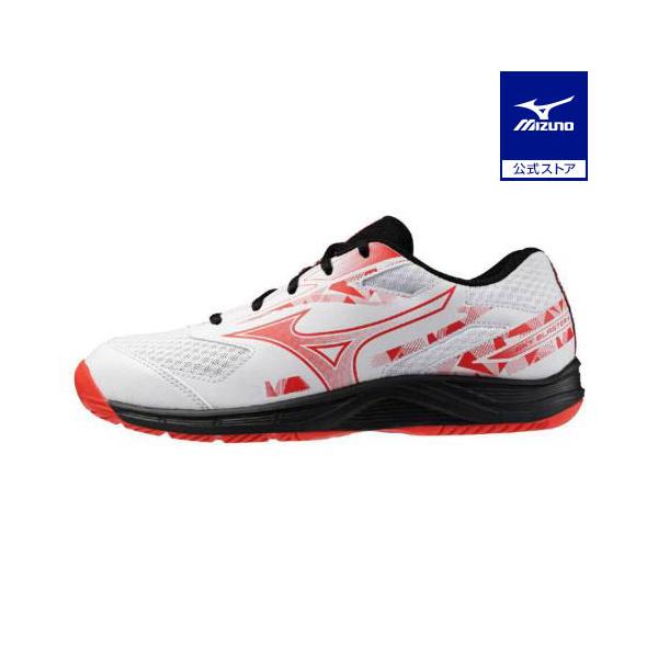 屈曲しやすいソールはそのままに、通気性とデザイン性をアップデートしたエントリーモデル。 バドミントンシューズ