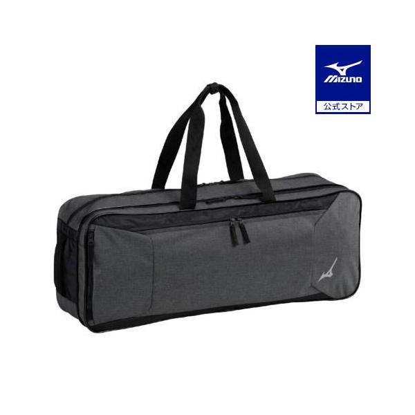 シンプルデザインの2wayモデル。ショルダーベルトは収納可能でオフコートでも使いやすい。