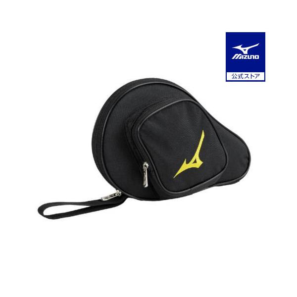 定番の1枚入り、外側ポケット付きのケース。ベーシックな色に加え、グラフィックデザインも新登場、環境に配慮したリサイクル生地を使用。