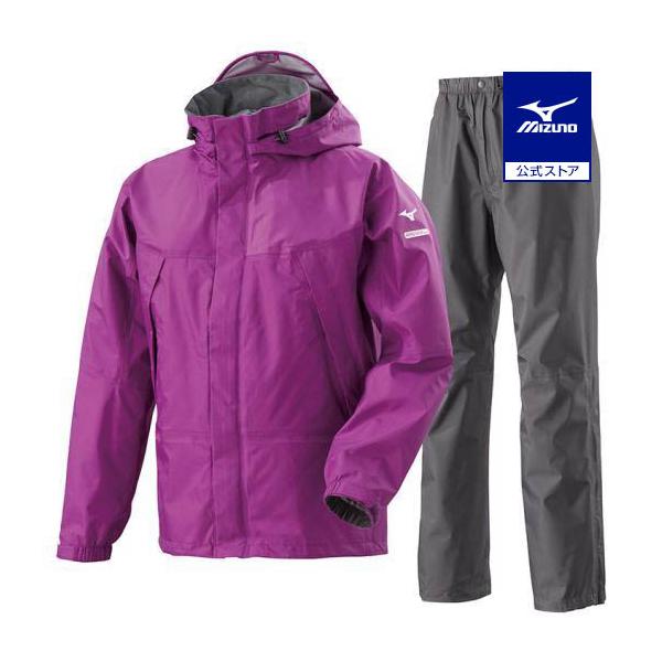 100洗撥水に代表される確かなスペックの定番レインスーツ。デザインをリニューアル。