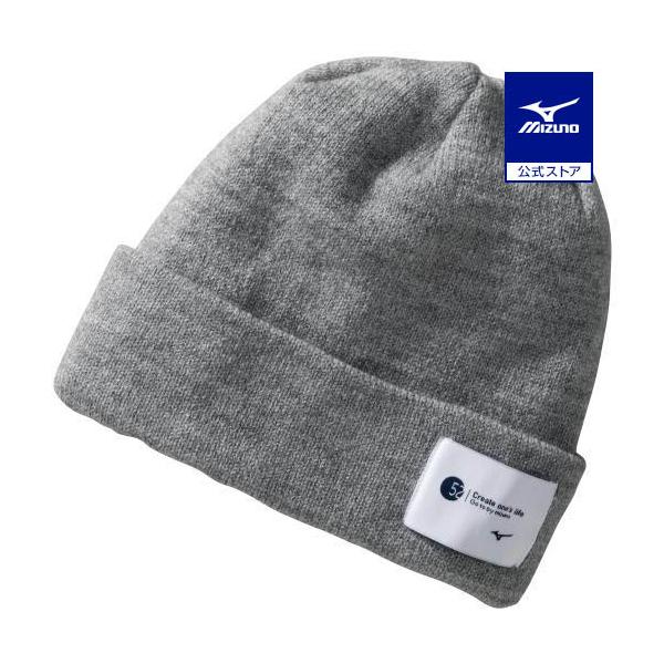 発熱素材「ブレスサーモ」使用の折り返しニットキャップ。シンプルな編地でコーディネイトの幅が広がります。