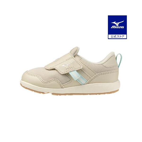 もっと遊ぼう、もっと動こう！圧倒的な履かせやすさを追求した、特許取得のピットイン構造。