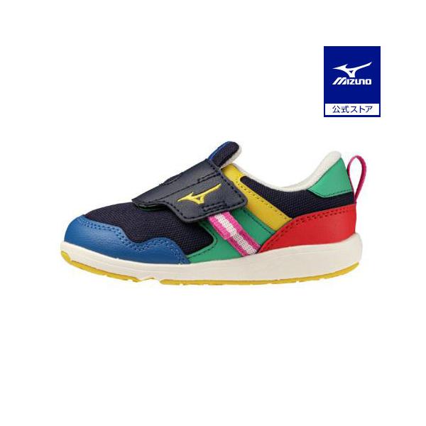 もっと遊ぼう、もっと動こう！圧倒的な履かせやすさを追求した、特許取得のピットイン構造。