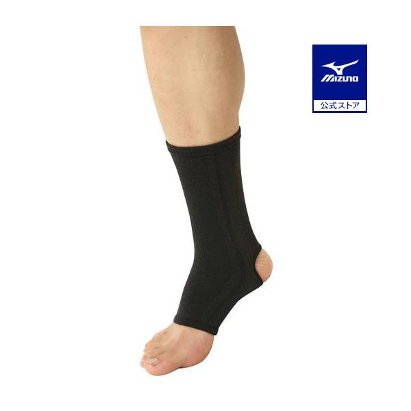 ムレをおさえて、カラっと快適。足首の動きを妨げず、しっかりフィット。