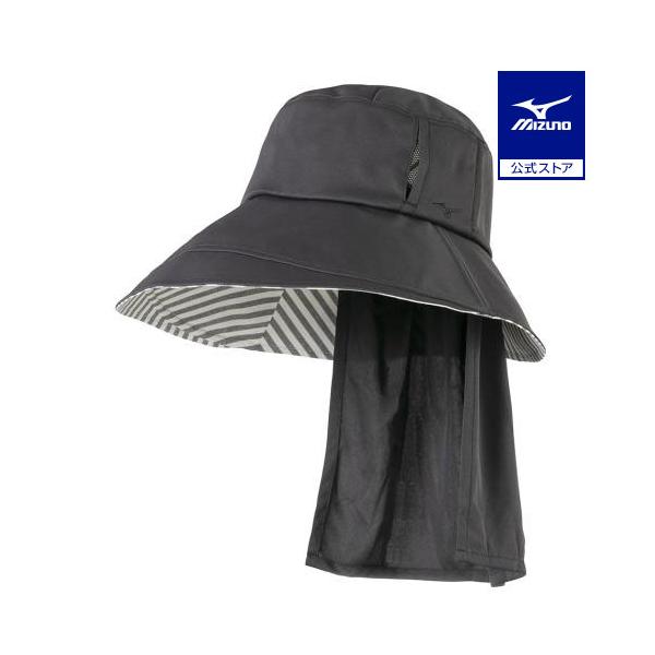 まるで木陰にいるような涼しさと快適さ「着る木陰」シリーズ。風が通り抜ける風道機能付きの大きなつばがポイントで、つば裏の柄がお顔周りを明るく演出します。さらに取り外しが可能なシェード付いています。