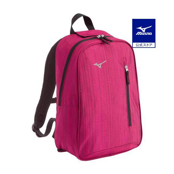 クラブを収納できるバックパック。