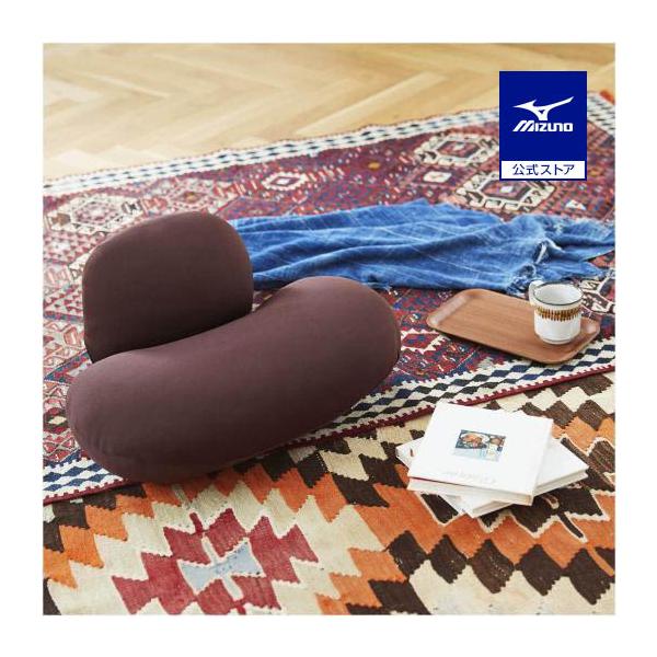 座って前後にゆらゆらするだけ骨盤を整え、腹直筋に集中アプローチ。前後に1回ゆれるだけで腹筋1回分の運動量に！腹筋プルレプラスはゆれる腹筋運動！インテリア性を重視した隠さなくてもいい腹筋トレーニング用具。座椅子としても活躍！トレーニング なが...