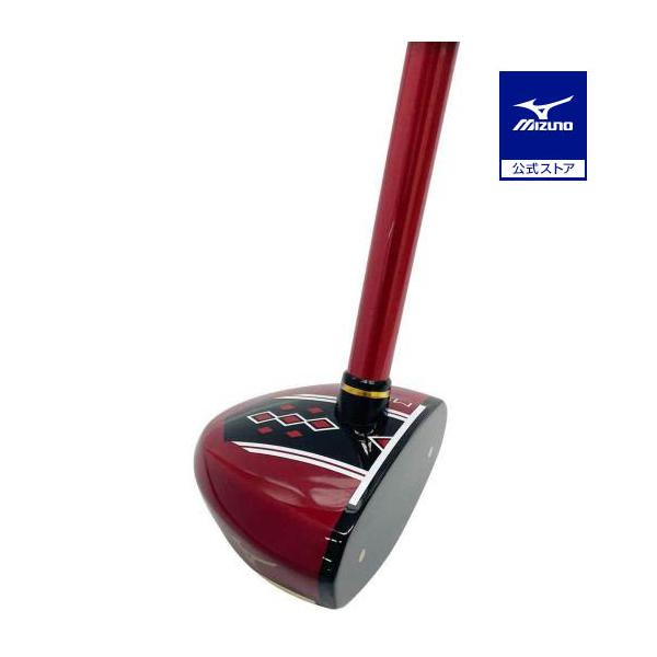 定評のあるヘッド形状と木目を活かした色使い。新木材『SNOWBEECH』をヘッド材に採用。