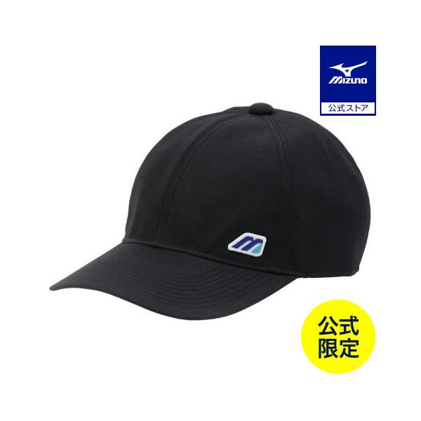 ワッペンと刺繍入りの、どんなスタイルにも合わせやすいキャップ。