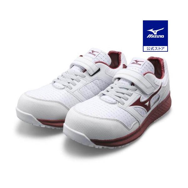 転ばぬ先のこの一足。躓きに配慮したUソールを搭載し、ゴムの靴紐×ベルト構造で着脱簡単