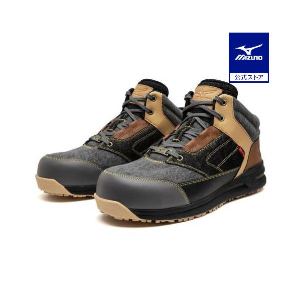 足を入れた瞬間、とりこになる履き心地のワークシューズに高品質な岡山県産デニムを贅沢につくろったリミテッドモデル、第3弾。