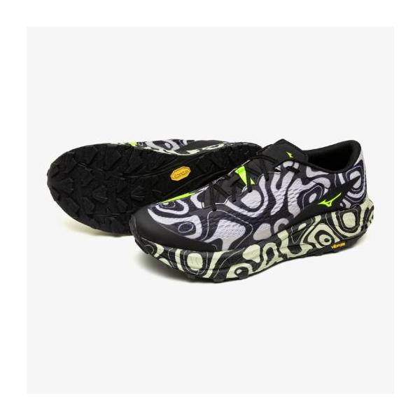 ミズノネオアクセラトレイルで「速さ」を追求するエリートランナーのために開発された、レース仕様の1足。