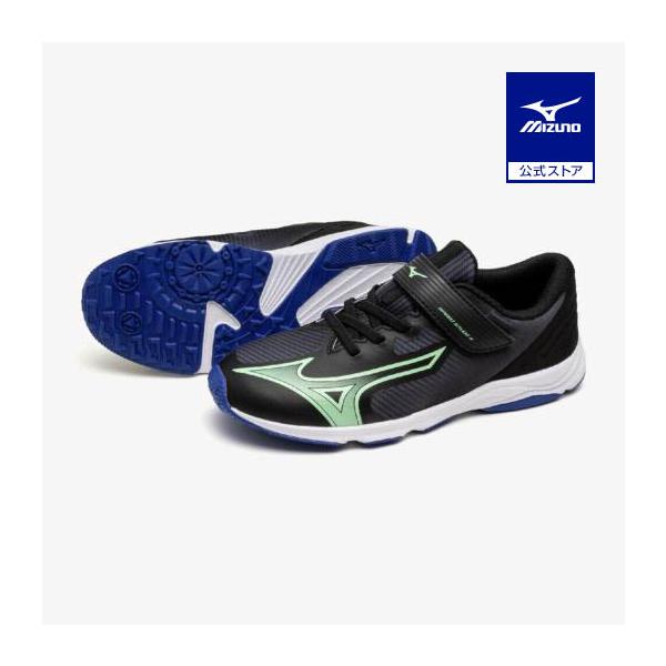 アッパーのリニューアルで軽量化を実現、ランバードロゴを前足部に配置することで、スピード感を演出した1足。