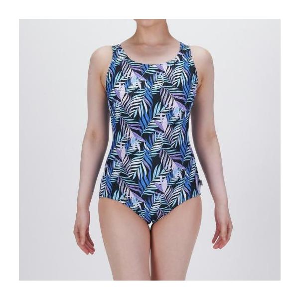 プールで歩くことを楽しむフィットネス水着です。