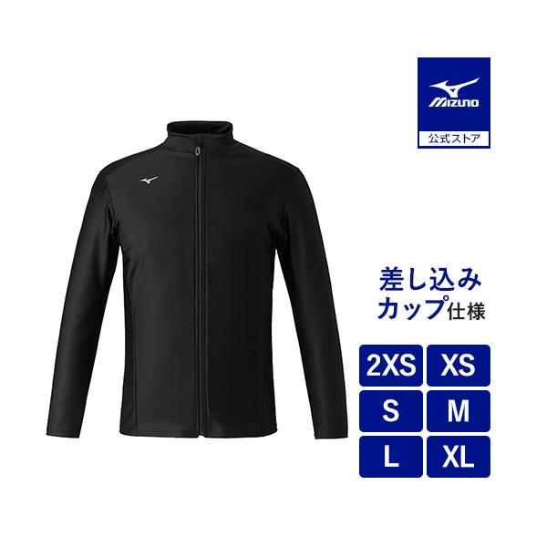 ゆったりめシルエットのラッシュガードです。