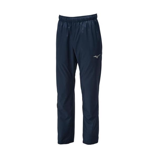 ワンポイントロゴのみでシンプルなデザインのピステパンツ。撥水性を備え、雨風の中でも活躍します。細かな体温調節にも活躍し、1着持っていると便利です。