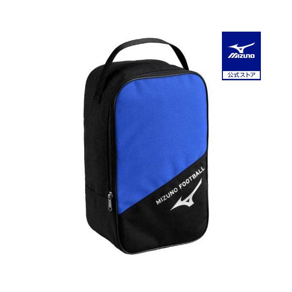 サッカースパイクとメンテナンス用品が収納可能なシューズケース。