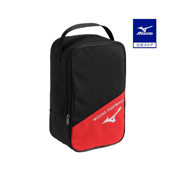 サッカースパイクとメンテナンス用品が収納可能なシューズケース。