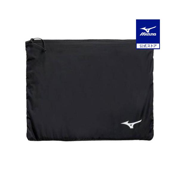 カビや匂いを防ぐメッシュタイプ。丸めて留めることが可能。