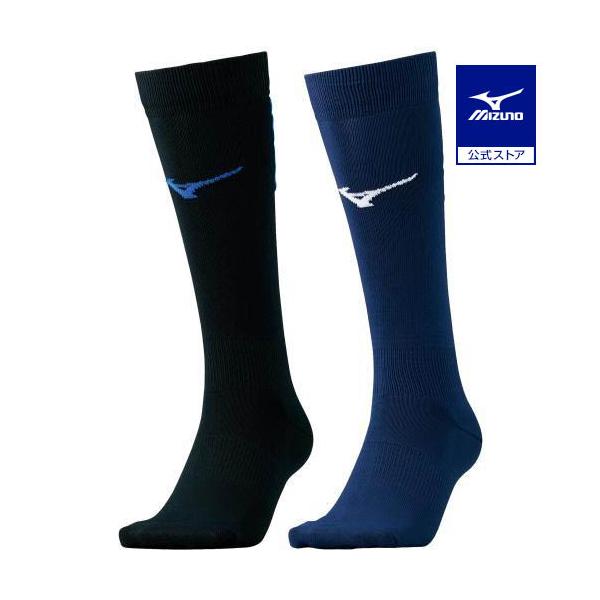 2足組みのソックス。縦にシャープなラインをデザイン。