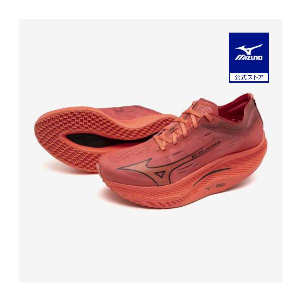 フルマラソンサブ2.5を目指すエリートレベルのランナーに向けたミズノランニングのレース用トップモデル。02：レッド×ブラック　REACH BEYOND PBカラーパック