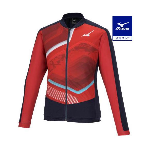 柔らかな風合いで着心地がいいウォームアップジャケット