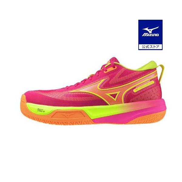 【カラー42：BLAZING FLAIR PACK】どんなトスも決めてやる。全てのバレーボーラーの夢である「高く跳ぶ」というニーズに応えた、ミズノが届けるスーパーシューズ。