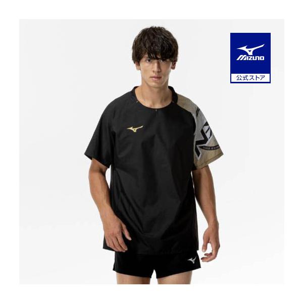 アクティブに活動する部活生におすすめ。片袖のN-XTロゴが印象的な半袖ピステ。脇下には消臭テープを採用し、汗などの臭いを抑制します。