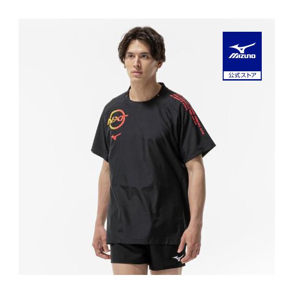 ダイナモーションフィット設計を採用した半袖のピステです。