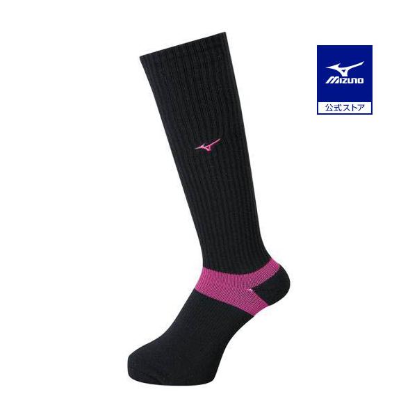 足首サポート機能付き。チームカラーで揃えられるロングソックス。