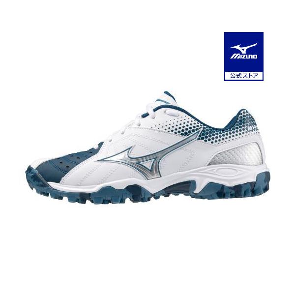 アウトコートで誰よりも目立つ、待望のカラーモデル。