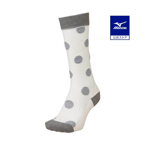 あたたかく、かわいらしいドット柄ガールズロングソックス。