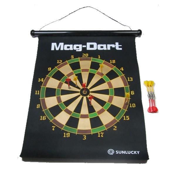 ●矢は磁石、的は磁気シートを使用した安全ダーツです。●的は両面使用が可能な約47cm×67cmの壁掛け式、矢は赤が6本に黄色が6本付属しています。●壁掛け用のプラスチック棒にシート上部を挟めて、両側を丸い蓋でふさげば完成の簡単な組立です。●...