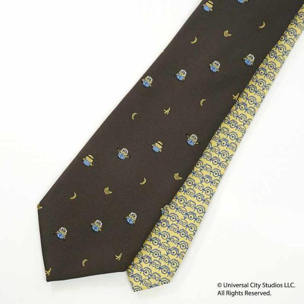 ユニバーサルのキャラクター、ミニオンズ柄のネクタイ。大剣と小剣が異なるデザインで、ミニオンズのモチーフが可愛く、ミニオンズの世界観を盛り込んだ遊び心のあるデザインとなっております。ミニオンズ柄　ネクタイ　モチーフ　茶☆Minion / Ch...