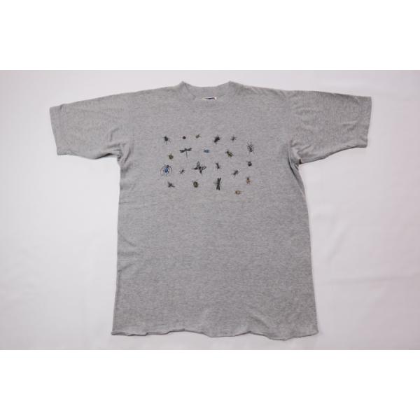 70%  OFF！  送料無料！コットン100％　ソフト天竺　COL: 杢グレー好き嫌いがはっきり出るTシャツです！21種類の昆虫類をプリント。袖先はロックミシン仕上げ。裾はカットオフにロックミシン仕上げで波打っているところがいい感じです。...