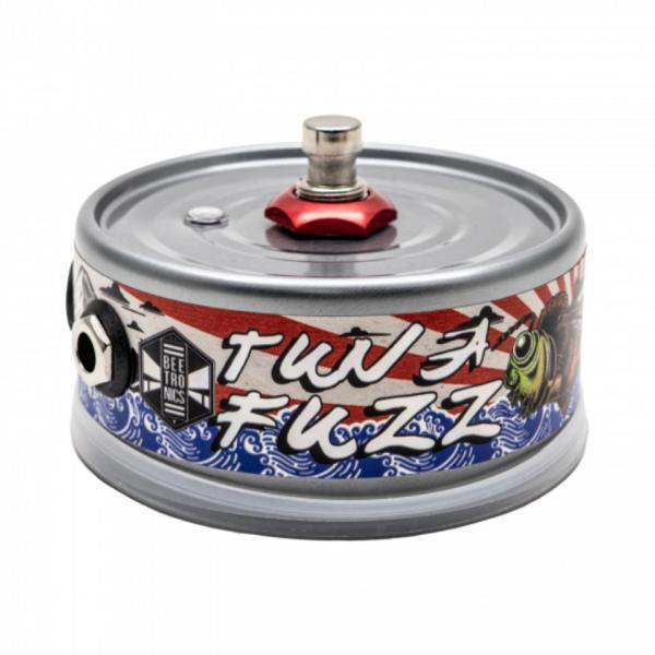 大漁旗モチーフのデザインがあしらわれた日本限定モデル！