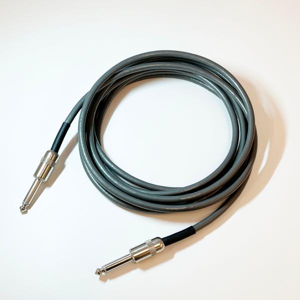 Rickenbacker、Hofnerなどの現代まで息衝くクラシック・スタイルなこだわりのあるアイテムを展開する当店ならではのオリジナル・ケーブル。