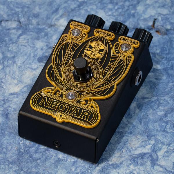 ヴィンテージツイードスタイルのクランチからフルボディなオーバードライブ、そしてモダンなハイゲインファズまで!!