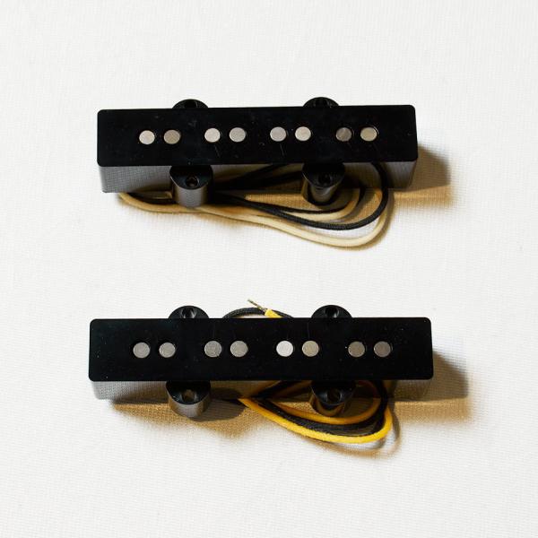 Jazz Bass Neck、Bridgeポジションのセット。