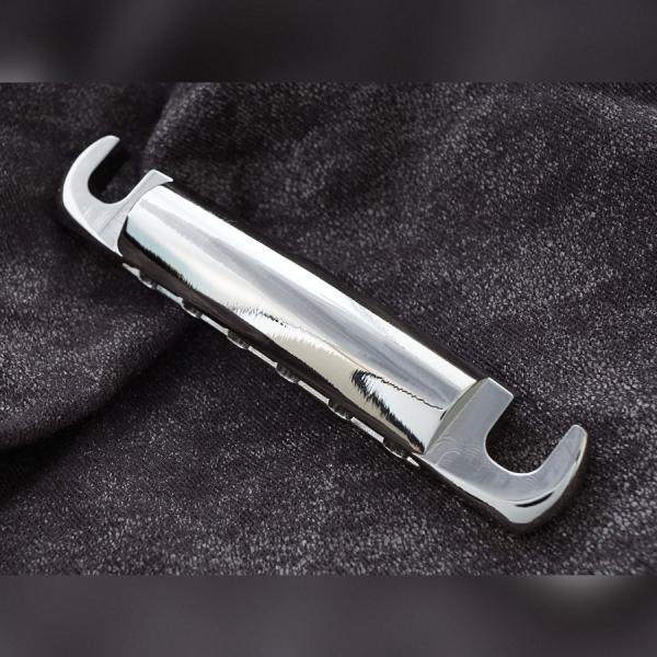 Vintage Maniacsが送り出す、ヴィンテージライクなアルミテールピースです