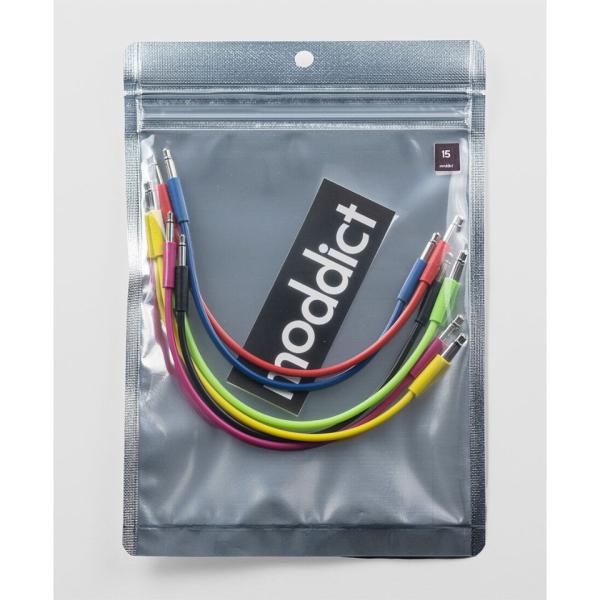 プラグが細く取り回しのしやすいパッチケーブル