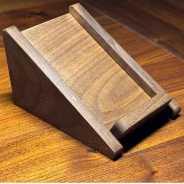 ウォールナット天然無垢材を使用した専用台