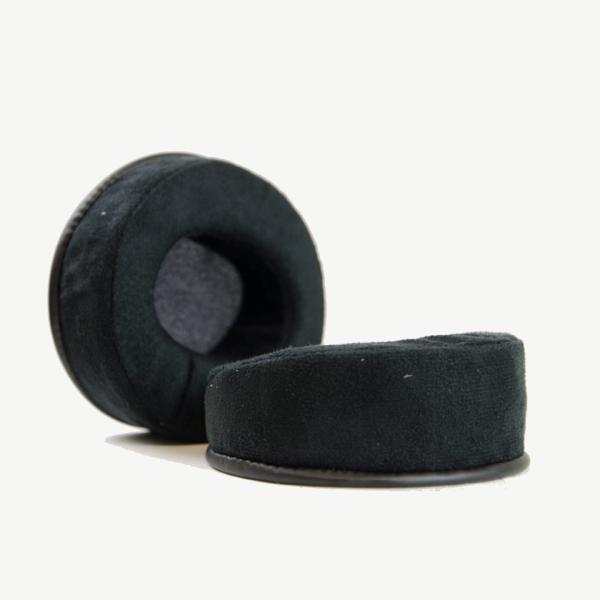 柔らかくしなやかな合成スエードを使用しながら、遮音性、耐久性にも優れ、本皮スエードにも劣らない素材を使ったイヤーパッド。Audeze LCDシリーズに対応。