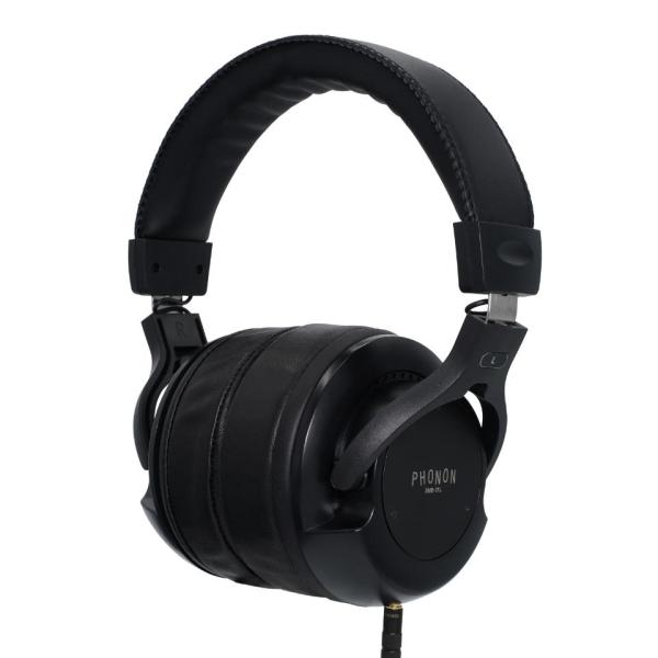 スタジオ用ラージモニターを再現する革新的ヘッドフォン