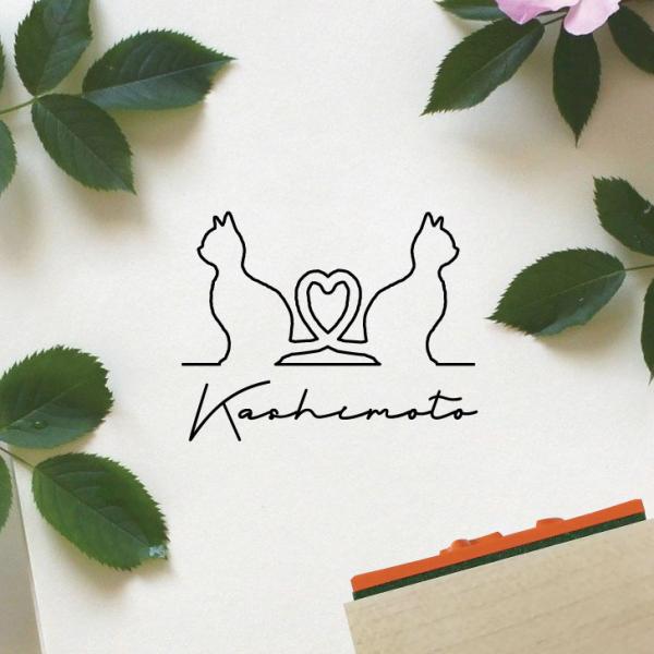 おしゃれでかわいい 筆記体のスタンプ ショップ用にも【商品の特徴】猫のイラスト入りオーダーメイドスタンプ。名前や「Thank You」などのメッセージを最大12文字まで入れられます。おしゃれでかわいいデザインは、バレットジャーナルにも最適。...