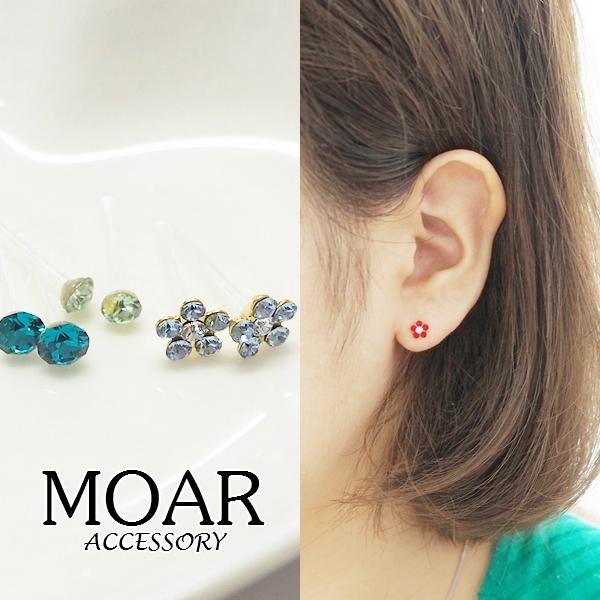 ◆サイズ◆　フラワー型約5mm、3mm、２ｍｍセット◆カラー◆　全９種◆ご注意◆・ウェブサイトをご覧になる環境により、色や質感の見え方が違うことがございます。・樹脂は金属に比べ柔らかい素材で強度が弱いため、ポストが金属ピアスよりも太くなって...