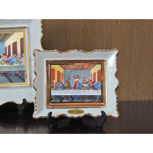 日本のお土産小物　人気のあるギフト商品ですレオナルド・ダ・ヴィンチ作の名画です最後の晩餐の角皿(小）商品コード：JES-01材質：磁器サイズ：12.8cm L x 10cm W x 2cm H1個化粧箱入り専用のプラスチック皿たて付きです飾...