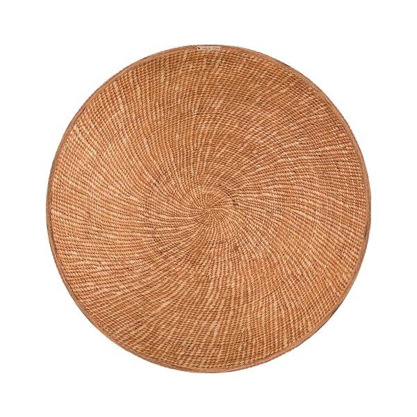 水拭きOKで毎日使える、ベイジャフロールのランチョンマット。北欧デザインのプレースマットとして、食卓をすっきり整えます。食卓用のプレースマットとしてはもちろん、テーブルコーディネートや来客用にもおすすめ。薄型で扱いやすく、テーブルを汚れや傷...