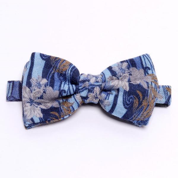 ピッティウオモにも出展するイタリア・ヴィチェンツァ発信のファクトリーブランド「Michele Baggio ミケーレバッジョ」のボウタイです。プリントの発色が美しいウールガーゼ素材を使用、トレンド的にシルクよりもウール素材がおススメです。 ...