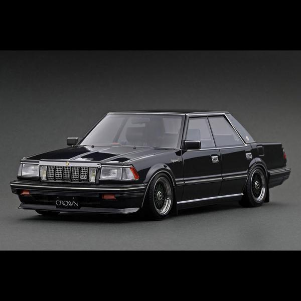 “クラウン（120）のカスタム仕様”メーカー：ignition model(イグニッションモデル)品番：IG3827スケール：1/18（全長24cm）カラー：ブラック（内装色：ブルー系）＊この商品は店頭でも販売しています。　購入のタイミング...